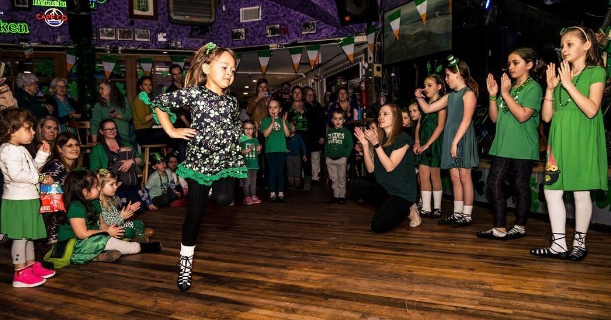 Nantucket Current | Photo Gallery: Irish Rambles At The Muse