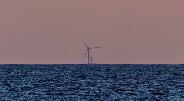 Nantucket Current | The First Vineyard Wind Turbine Rises Off…