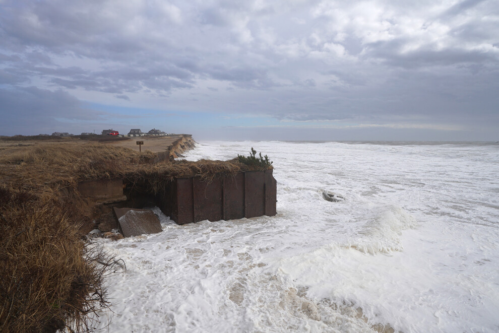 Nantucket Current | PHOTOS: Storm Causes South Shore Erosion,…