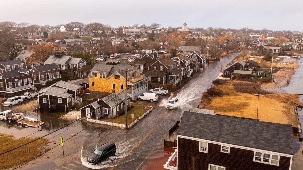 Nantucket Current | PHOTOS: Extensive Downtown Flooding After Another…