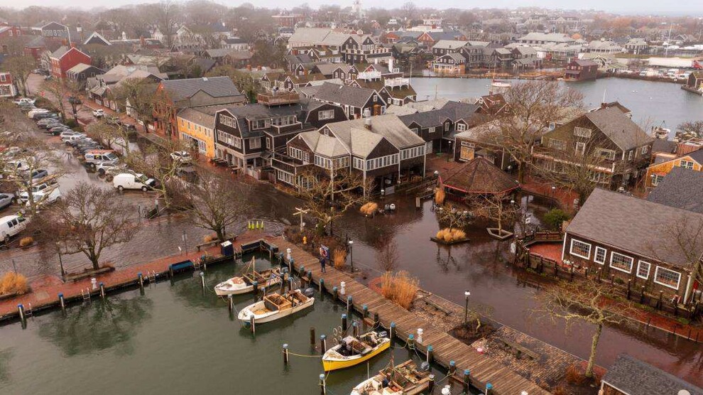 Nantucket Current | PHOTOS: Extensive Downtown Flooding After Another…