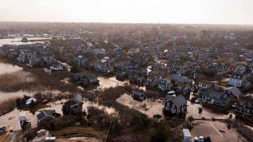 Nantucket Current | PHOTOS: Extensive Downtown Flooding After Another…