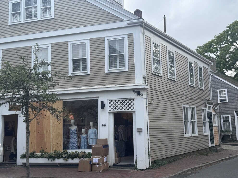 Nantucket Current | New Downtown Boutique Roller Rabbit Violates…