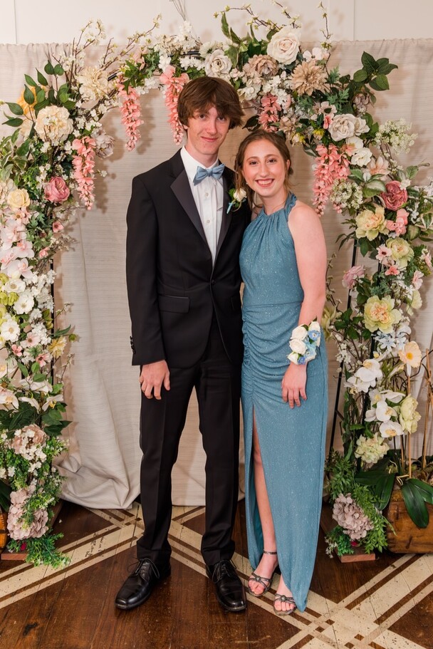 Nantucket Current | Photo Gallery: NHS Junior Prom