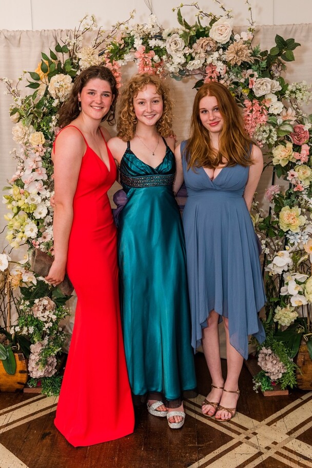 Nantucket Current | Photo Gallery: NHS Junior Prom