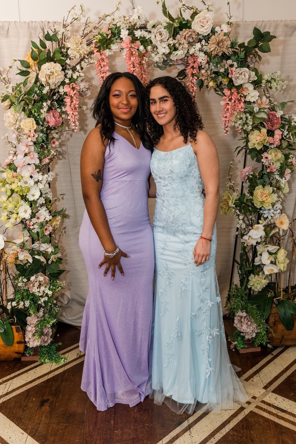 Nantucket Current | Photo Gallery: NHS Junior Prom