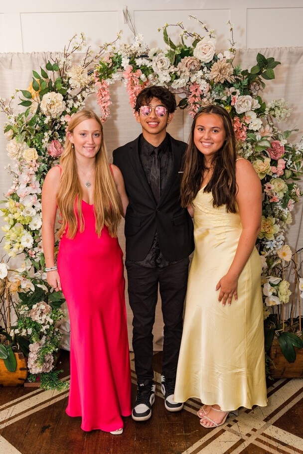 Nantucket Current | Photo Gallery: NHS Junior Prom
