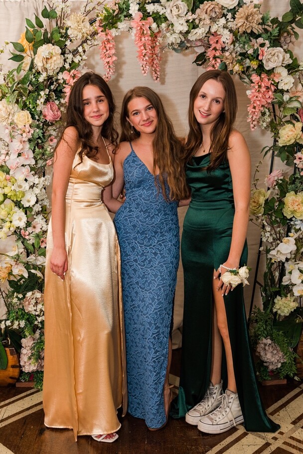 Nantucket Current | Photo Gallery: NHS Junior Prom